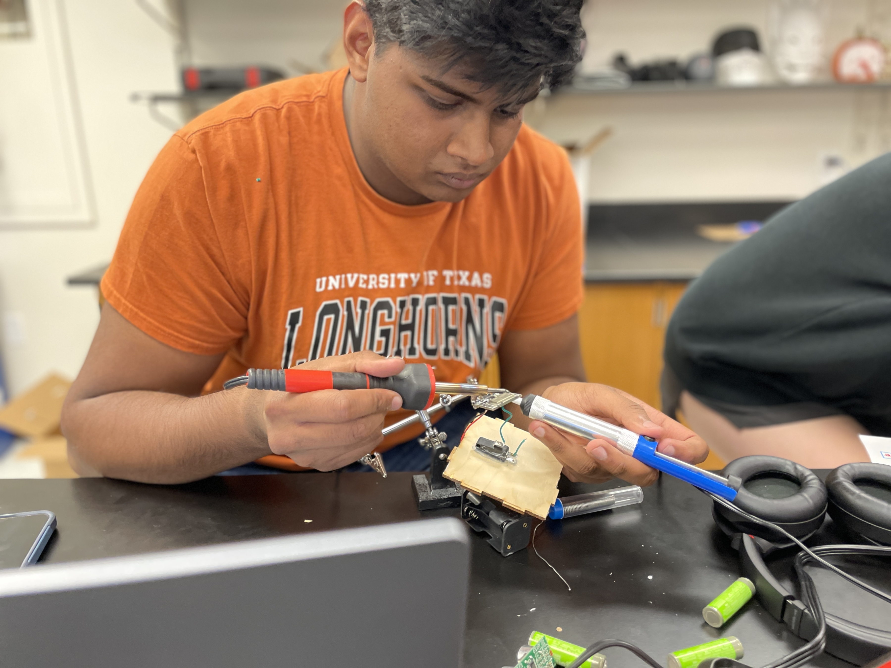 Hello Maker Studio | Experiential Learning